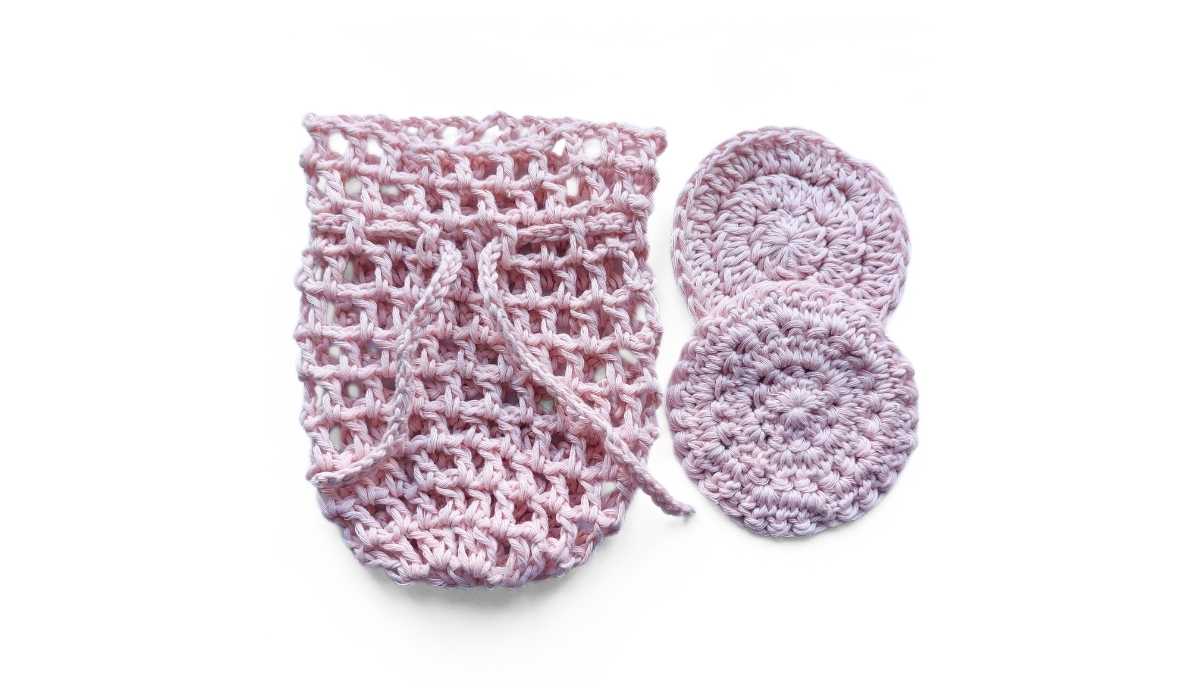 Free Face Scrubby Wash bag Crochet Pattern